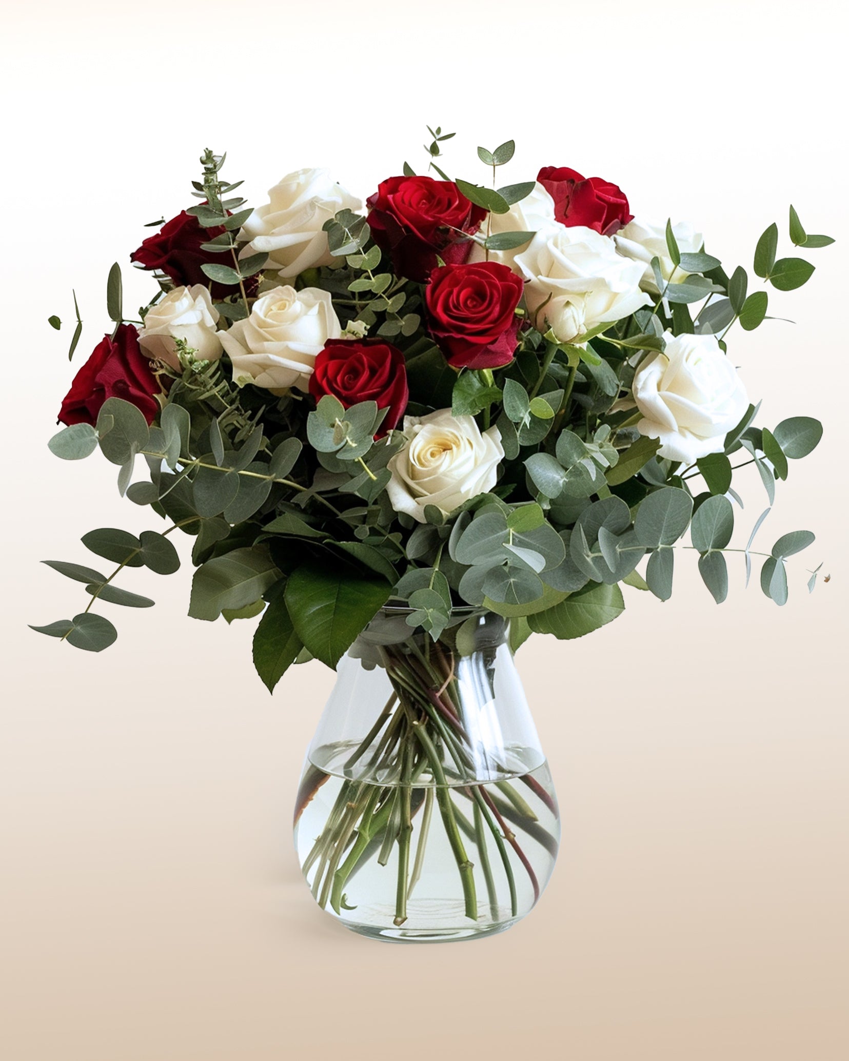 Pretty Smile: 18 Roses Bouquet White and Red – LatinFlores.com